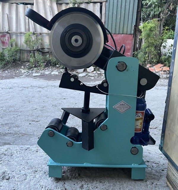 May cat ong thep 57-219mm thuy luc (750W/220V)